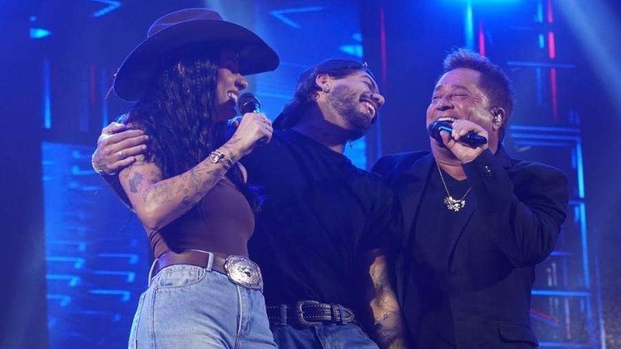 Ana Castela e Zé Felipe cantam com Leonardo em show no Paraná