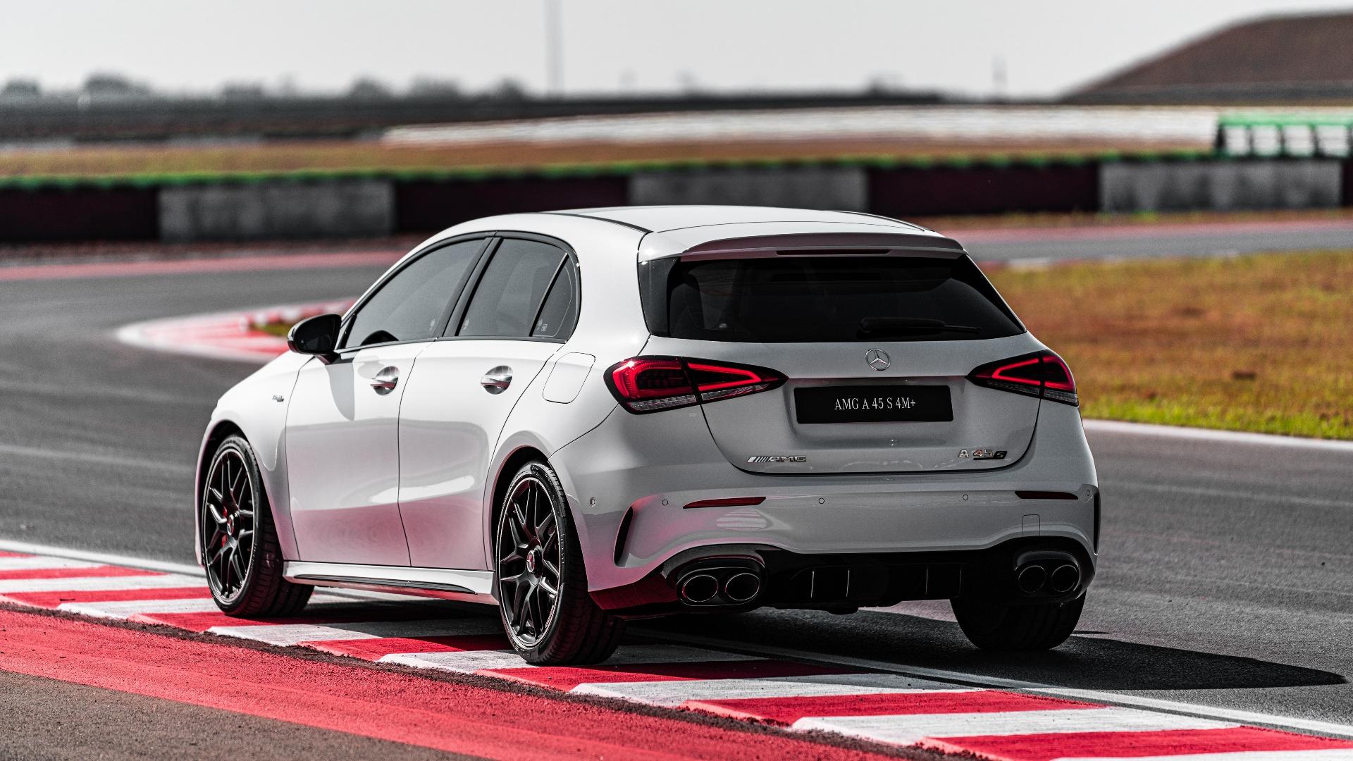 Mercedes-AMG A45 mostra porque hatches esportivos são tão legais