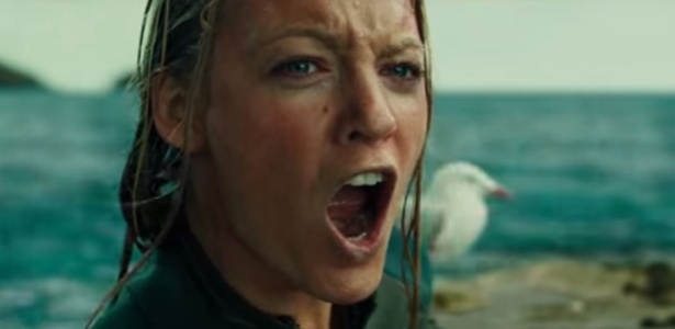 Em trailer de "Águas Rasas", Blake Lively enfrenta um grande tubarão ...