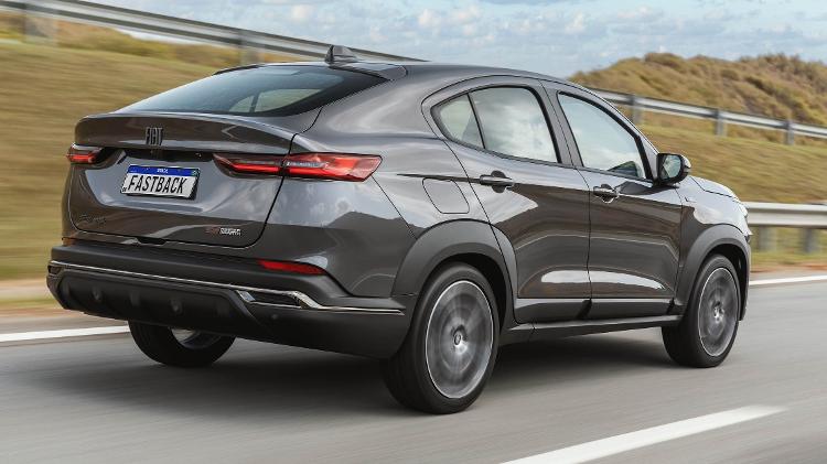 Fiat Fastback é lançado; veja preços e versões do novo SUV cupê