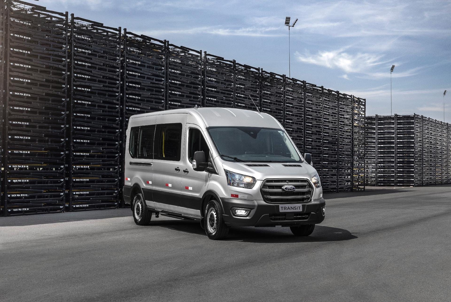 Ford Transit retorna ao Brasil após 7 anos e quer conectividade como ...