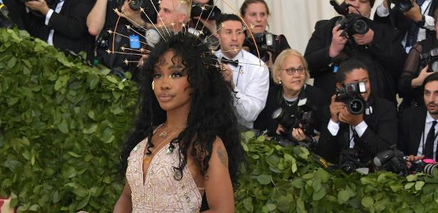 SZA confirma que namorou Drake após rapper lançar música