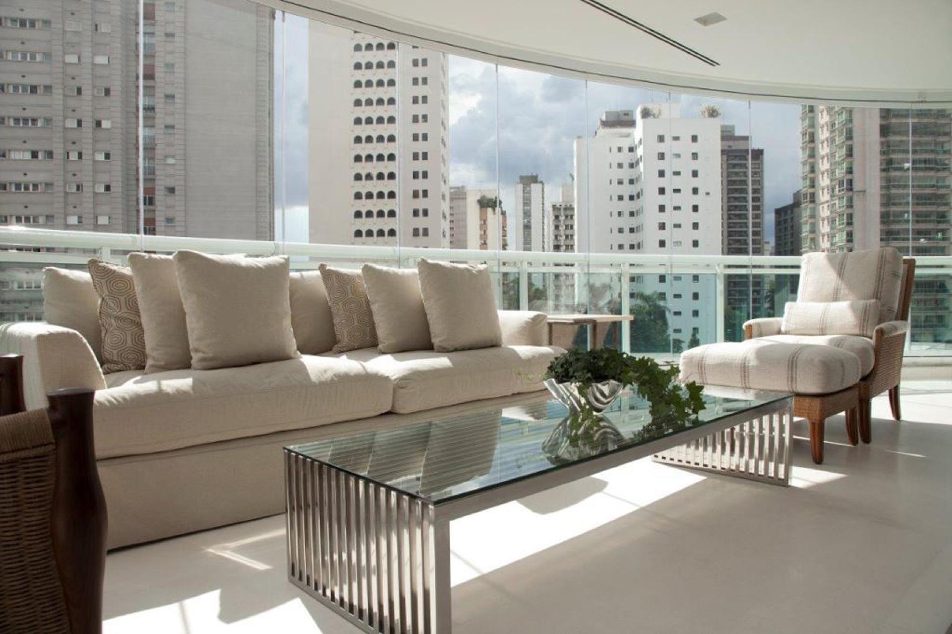 Fotos: Varanda grande não precisa ser área gourmet; veja maneiras de ...