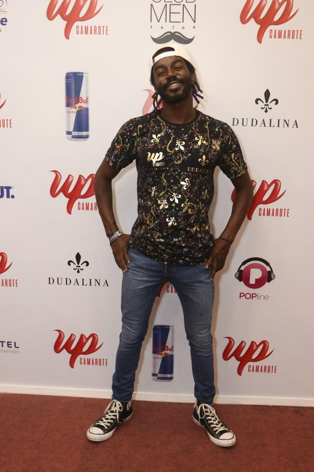 Folia VIP: Famosos curtem desfiles do Rio em camarotes - Rio de Janeiro ...