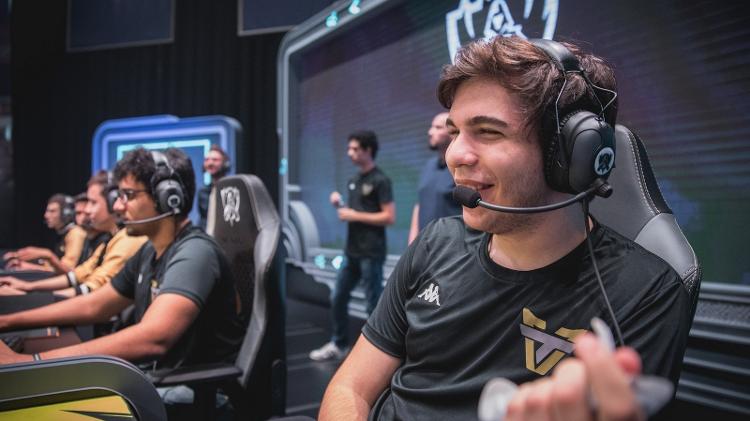 Que reação! Brasileiros vencem 2 seguidas e avançam no Mundial de LoL ...