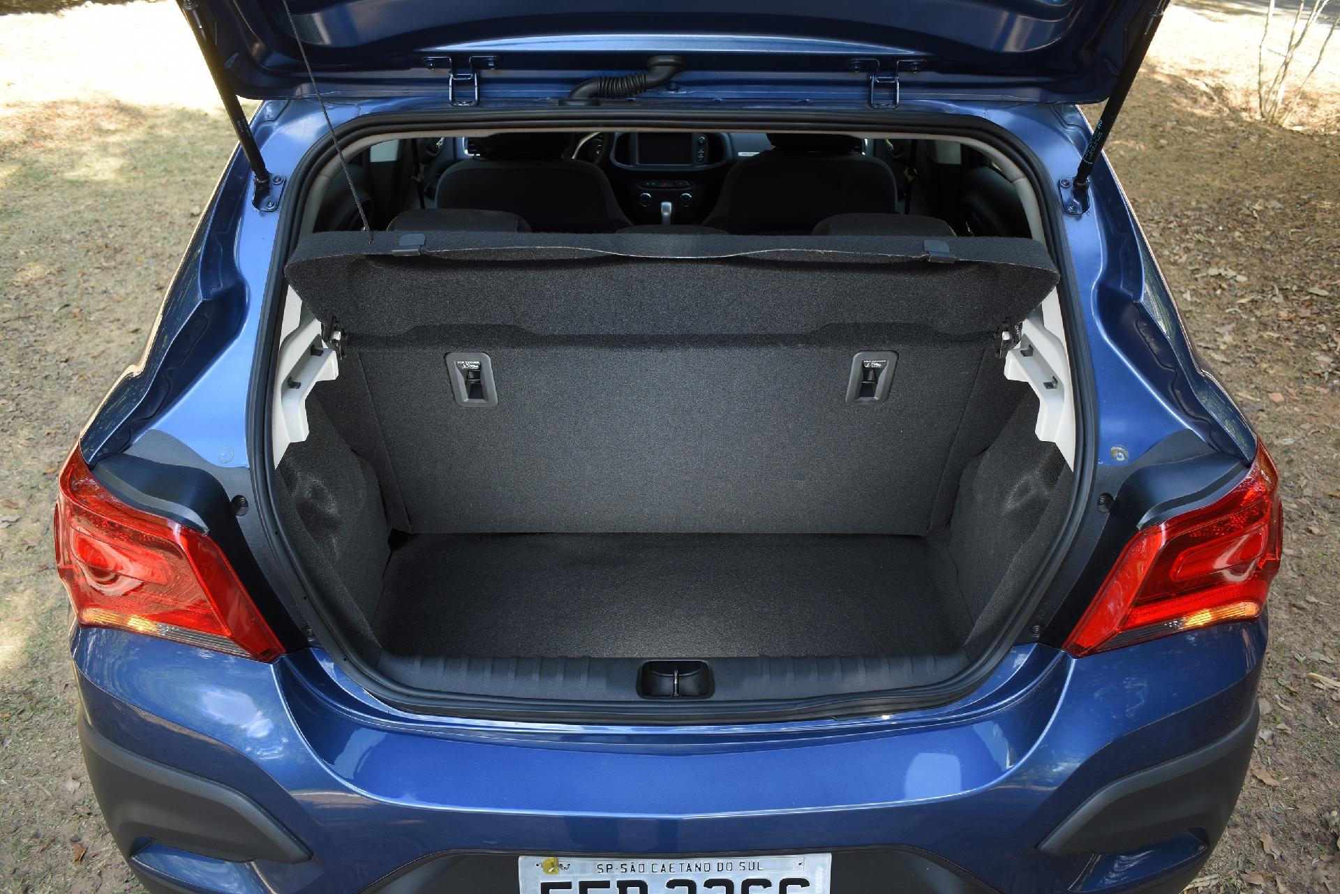 Duelo Chevrolet Onix x Renault Stepway