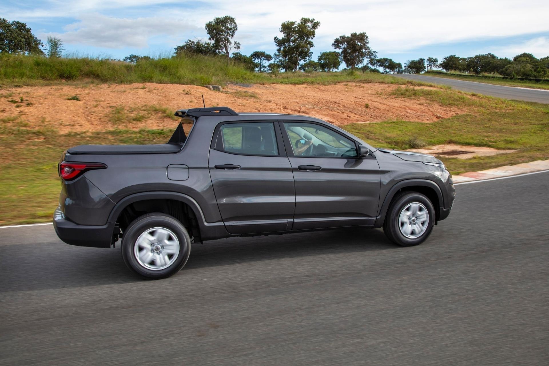 Fiat Toro 2022 ganha novo visual; veja preços e versões