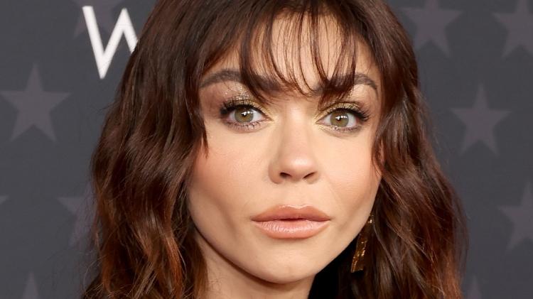 Critics Choice: Sarah Hyland aparece quase irreconhecível; veja fotos