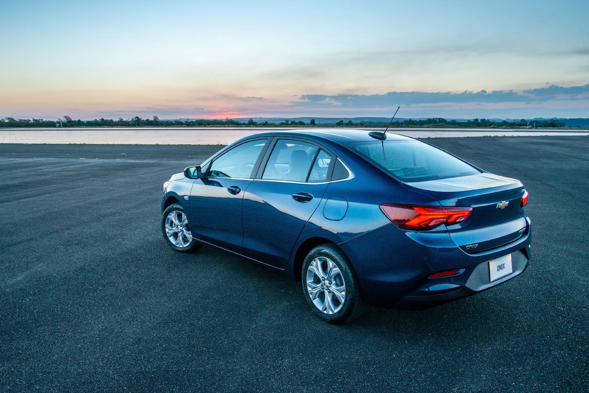 Novo Chevrolet Onix Plus 2020: motor, consumo, porta-malas e outros ...