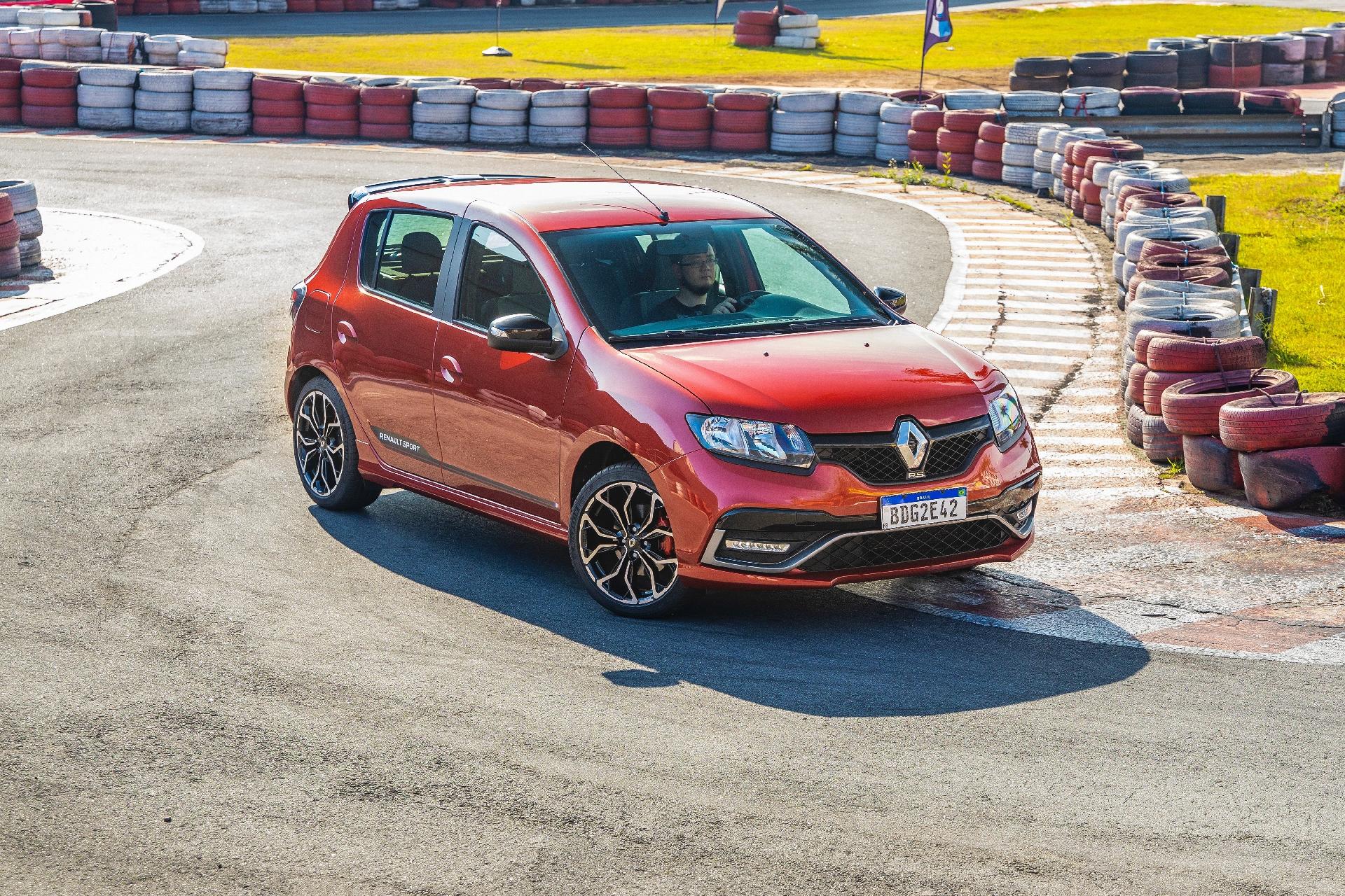 Renault Sandero R.S: esportivo ganha facelift e fica mais seguro
