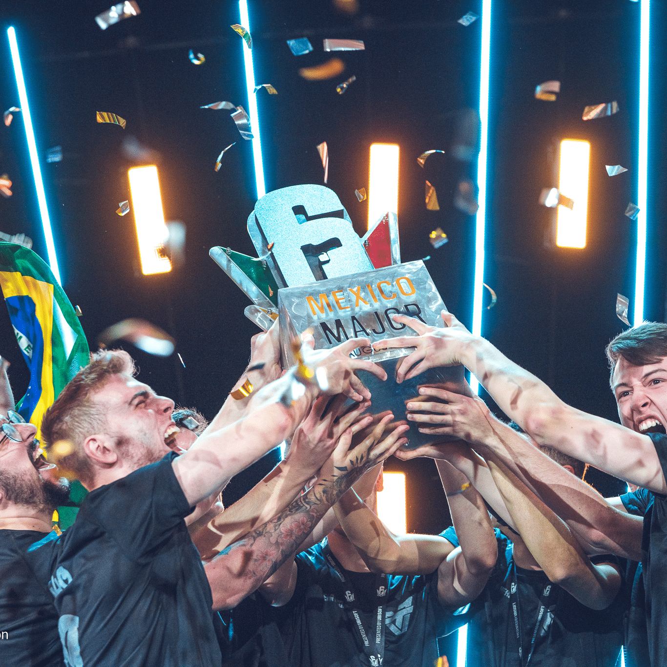 Team oNe completa história de Cinderella e vence Six Major México ...