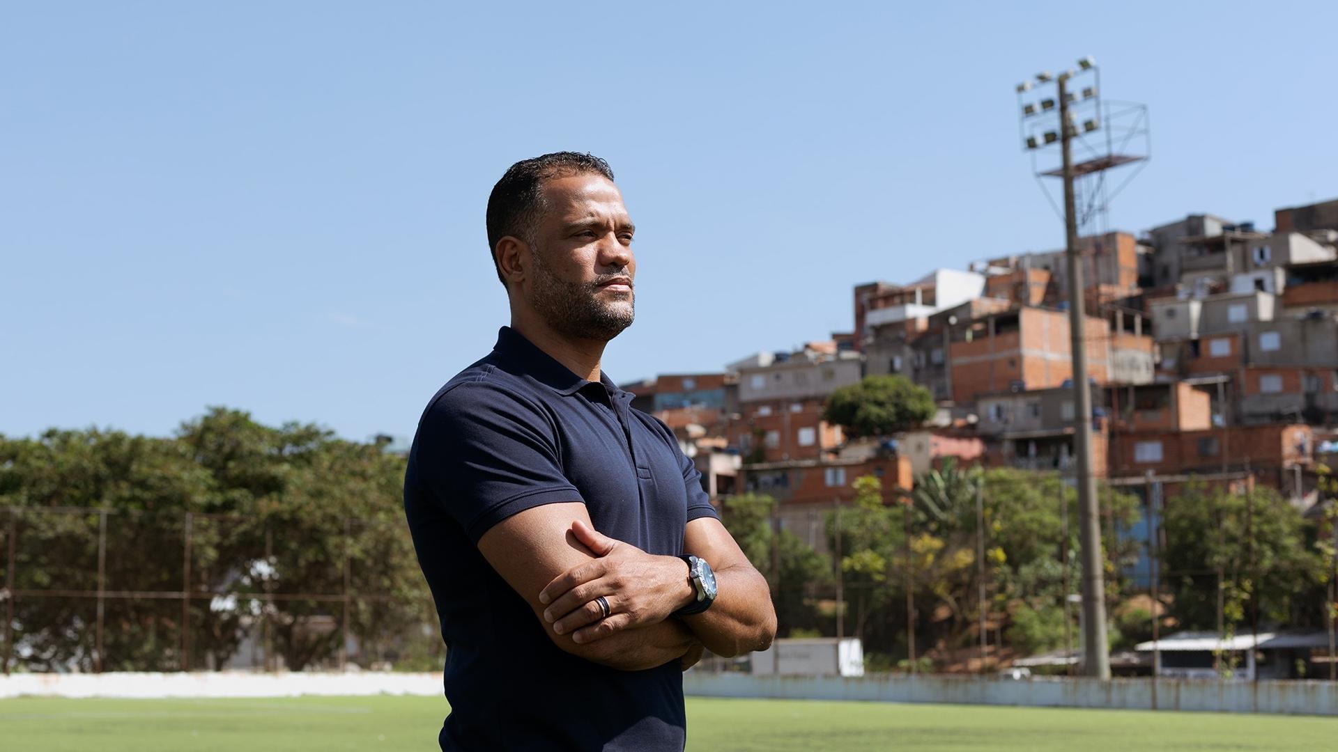 Como o futebol e a música transformaram a vida de Angelo Canuto