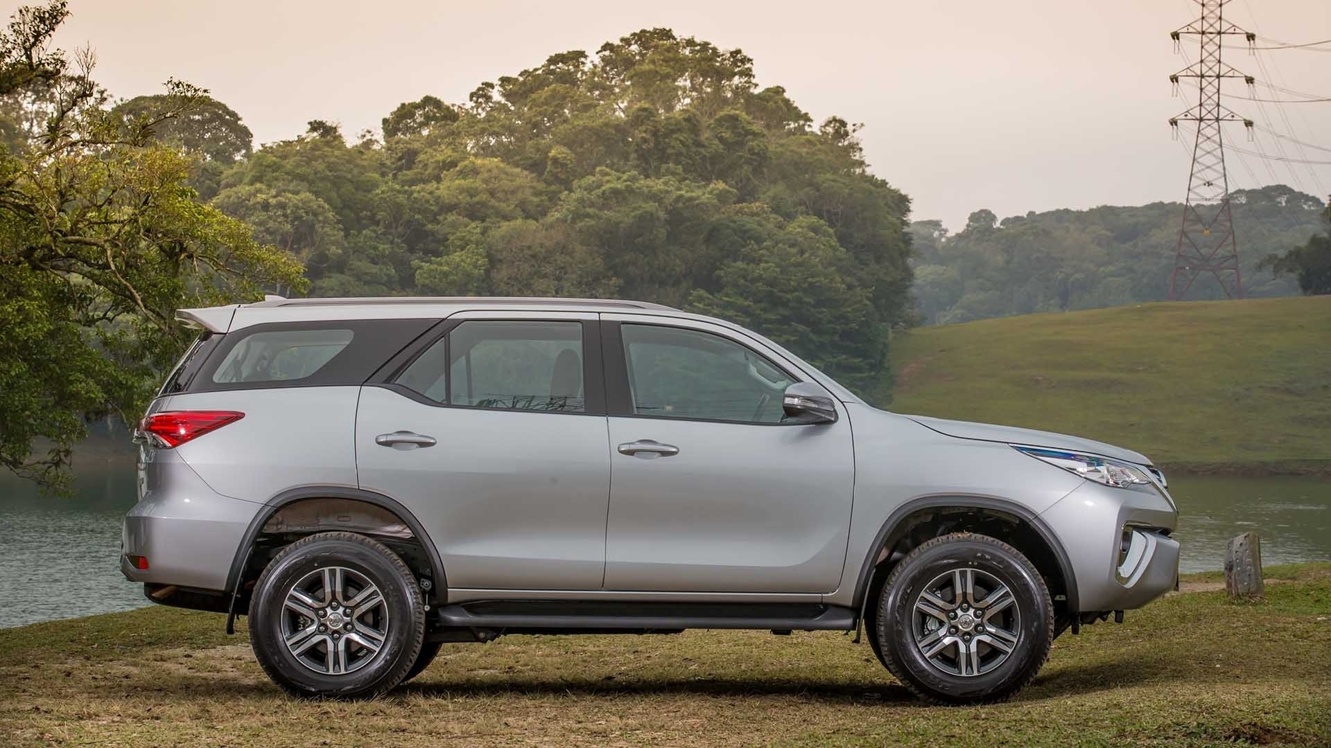 Hilux e SW4 adotam motor flex por R$ 111.700; consumo segue fraco - 04 ...