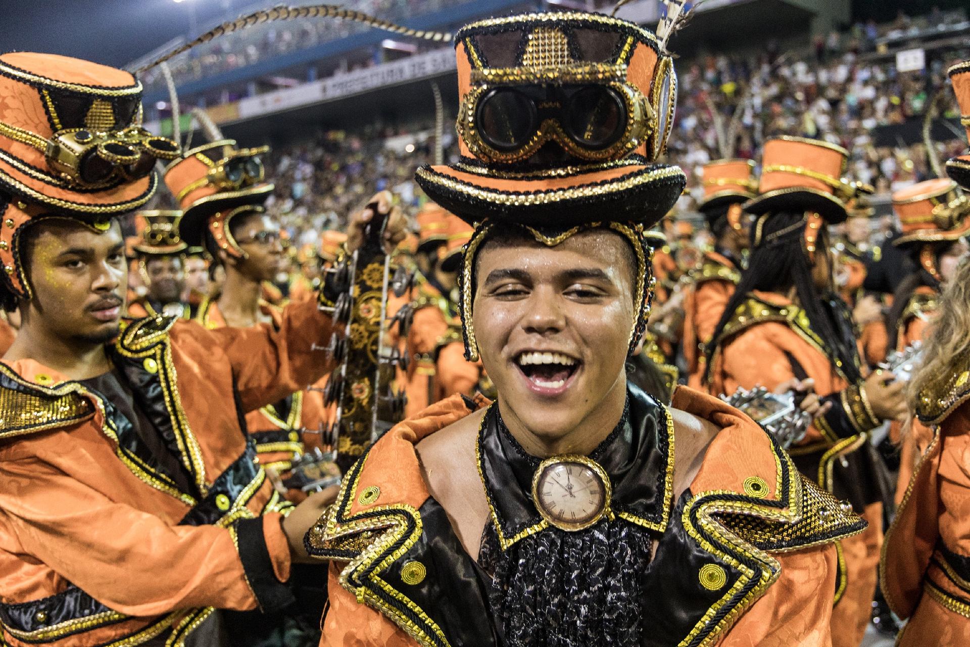 Veja fotos da Dragões da Real no Desfile das Campeãs de SP - São Paulo ...