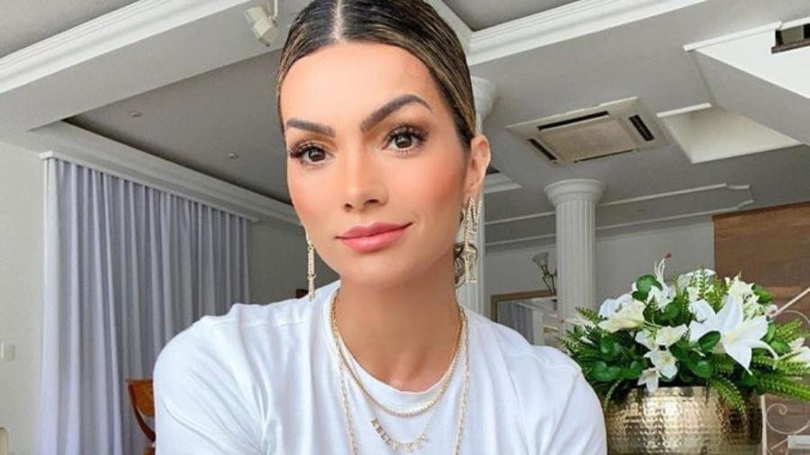 Barbie Girl? Kelly Key destaca beleza de rosa e eleva o clima