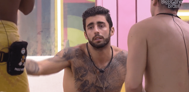 BBB 22: Scooby tenta selar a paz entre Arthur e Gustavo