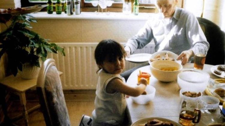 'Meu pai matou minha mãe': como britânica descobriu a verdade sobre um ...