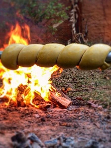 Como fazer pão na churrasqueira ou fogo de chão