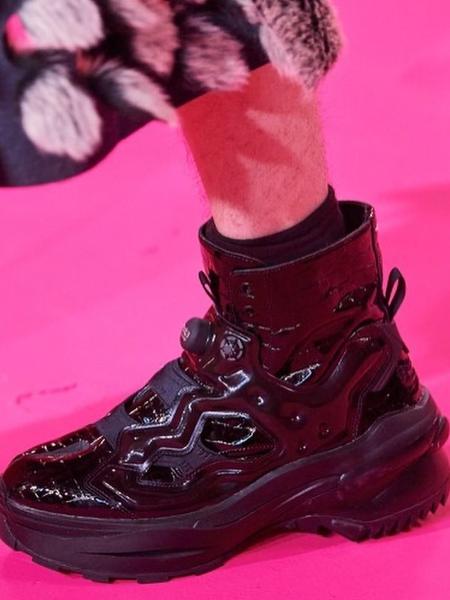 Tênis híbrido com divisão de dedo 'chinela' é aposta de marcas na ...