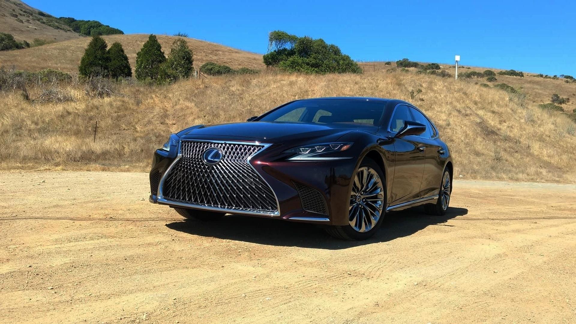 Lexus LS 500h promete ser o carro mais eficiente da Toyota no Brasil