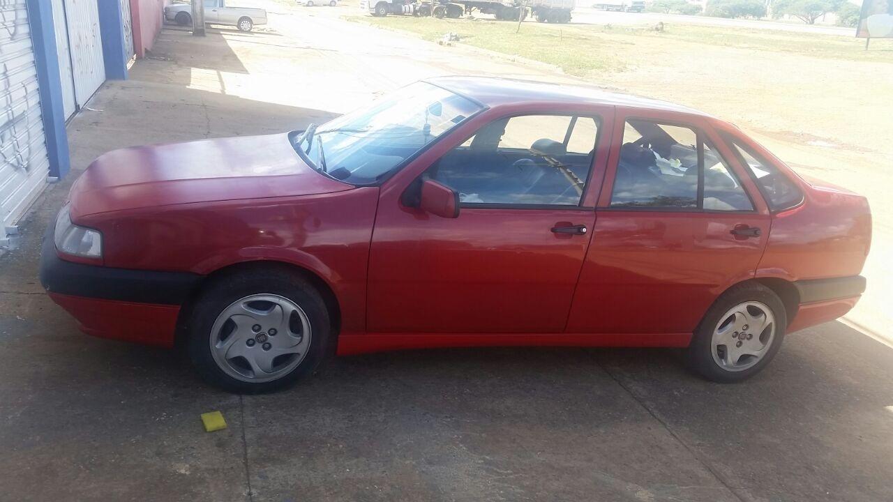 Fiat Tempra Stile 1996 é restaurado e recupera raro interior bege