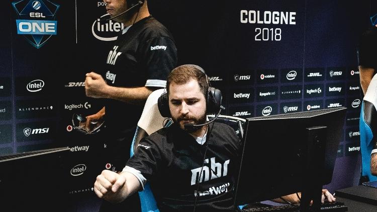 CS:GO: dead, da MiBR, é suspenso por trapaça; entenda e veja ...