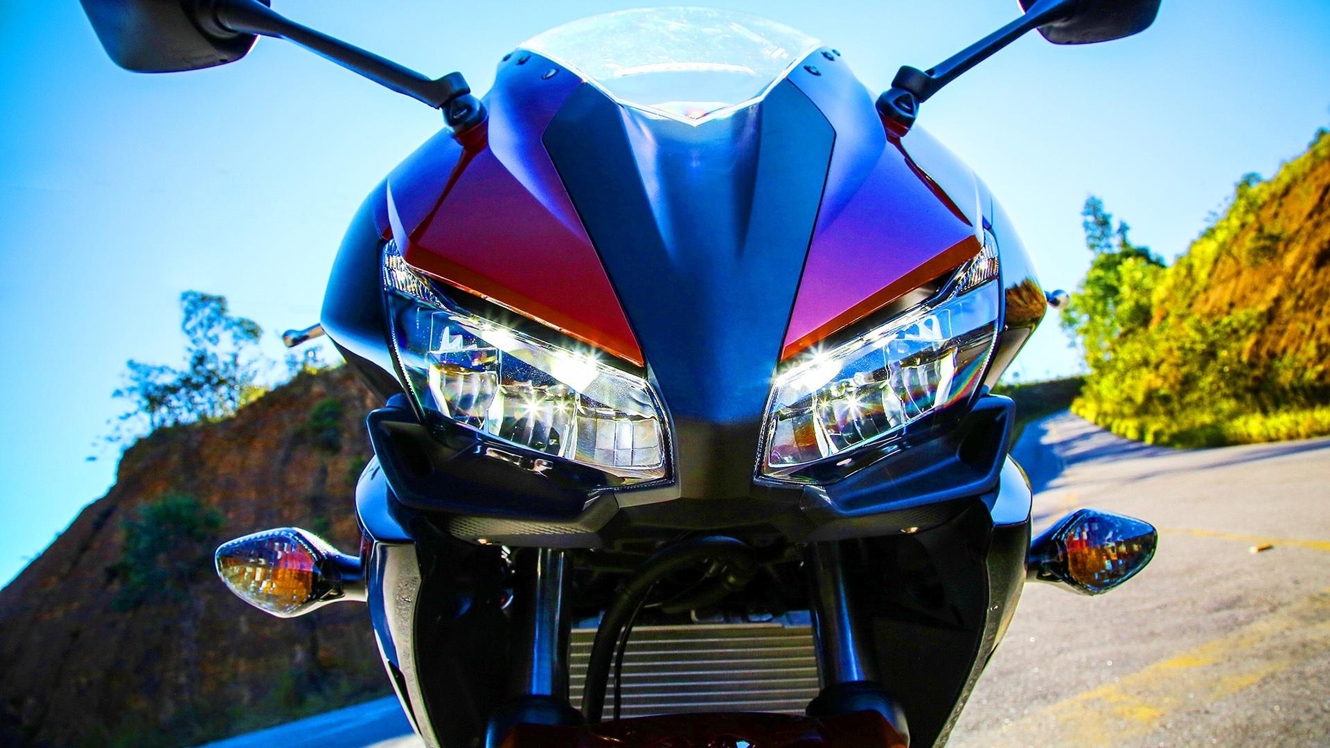 Honda CBR 500R ganha visual e ronco esportivos, mas e o desempenho?