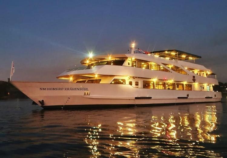 Carlos Nascimento lança navio para passeios no Tietê: 'Sonho de ...