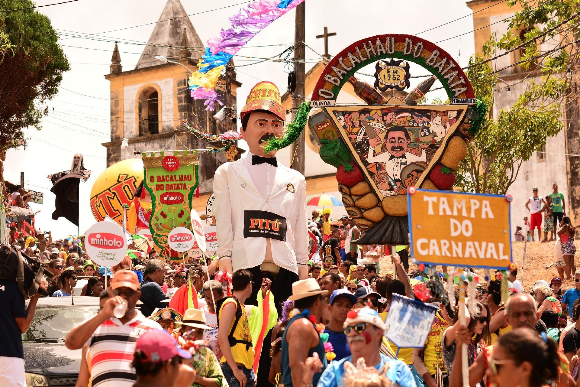 Fotos Carnaval 2017: Blocos seguem no centro de Olinda; Galo da ...