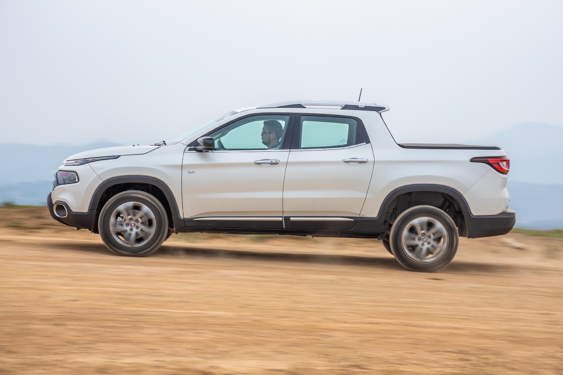 Veja como é a Fiat Toro 2020 Volcano flex