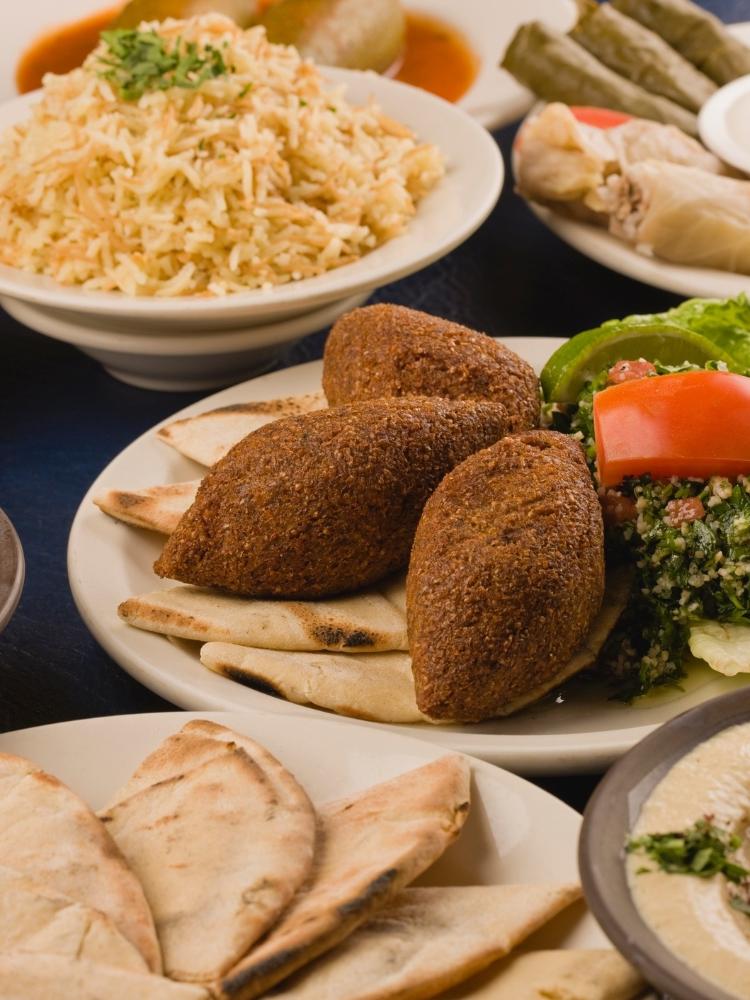 10 receitas árabes fáceis para fazer em casa, da esfirra ao kibe