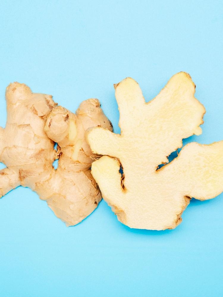 Suga açúcar do sangue, reduz cólica: os benefícios do gengibre à saúde