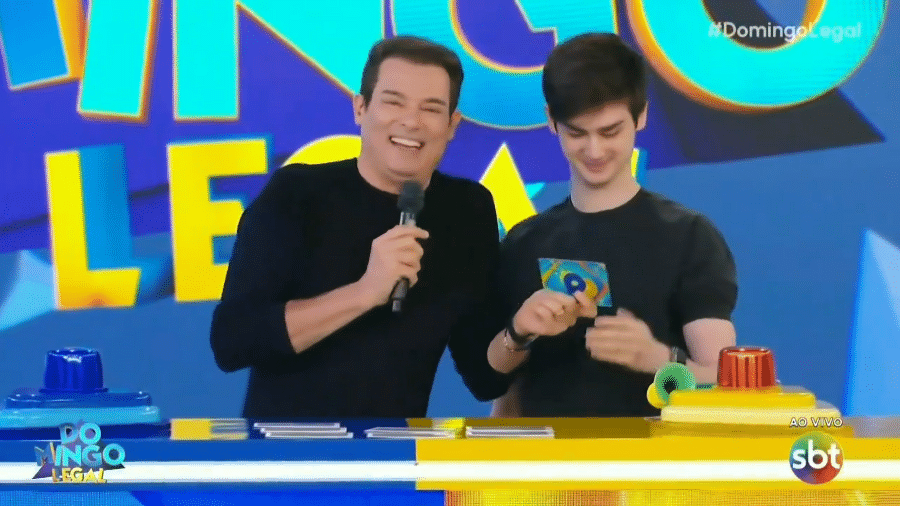 Celso Portiolli leva filho para TV e provoca: 'Vou botar mais um'