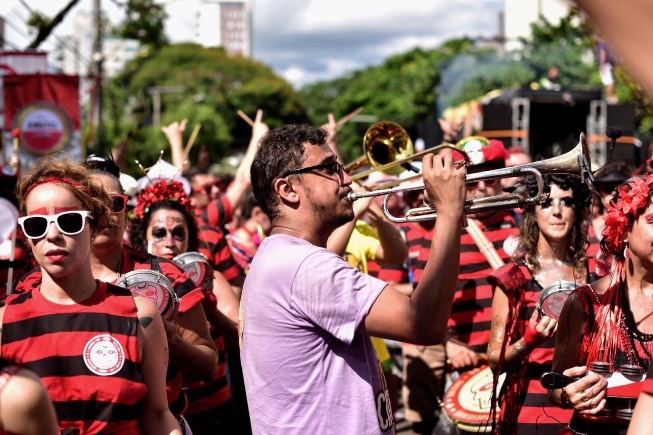 Queixinho celebra dez anos com homenagem ao Grupo Corpo em BH - Minas ...
