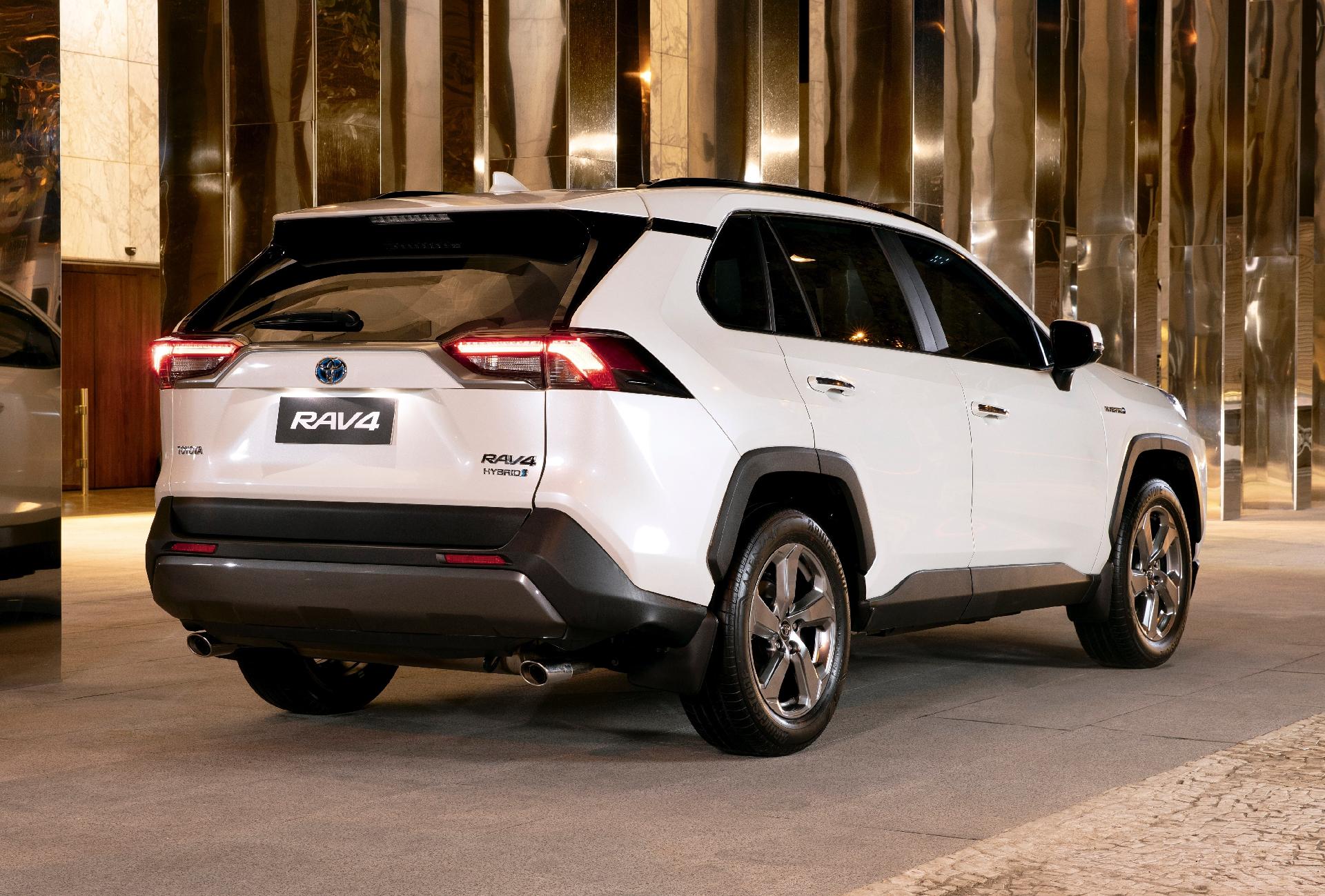 Testamos: Toyota RAV4 híbrido é SUV de luxo com consumo de carro ...