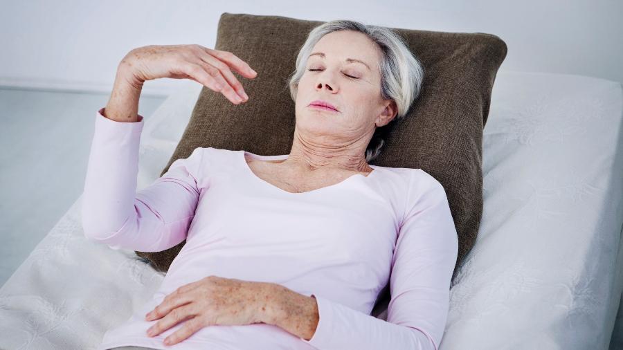 Catalepsia deixa o corpo duro e imóvel. Quem sofre pode ser enterrado ...