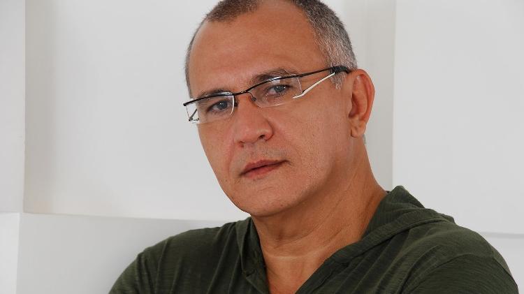 Ex-Bozo reencontra criança de foto famosa; quem interpretou o palhaço?