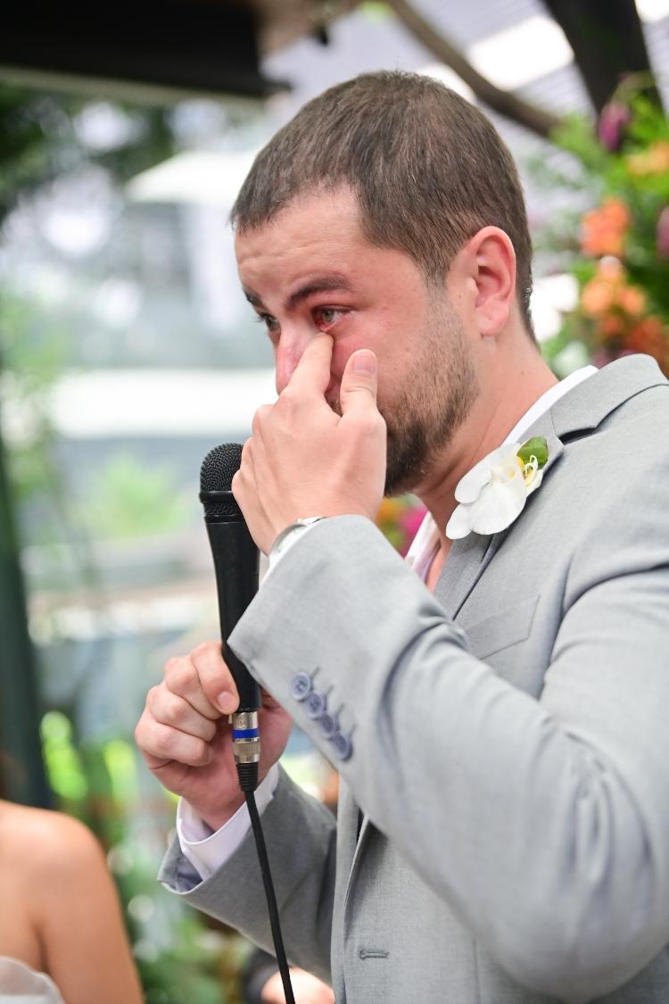 Ex-BBBs Gustavo Marsengo e Laís Caldas se casam em cerimônia intimista