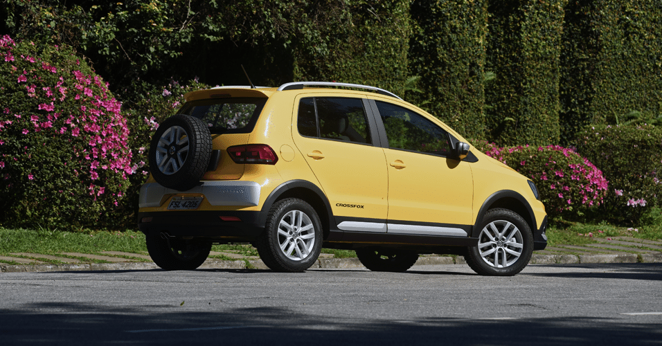 Fotos: CrossFox 2016 estreia central da Volkswagen que espelha celular ...