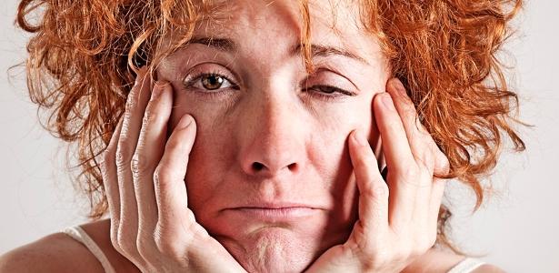 Cara de sono: por que acordamos com o rosto inchado?