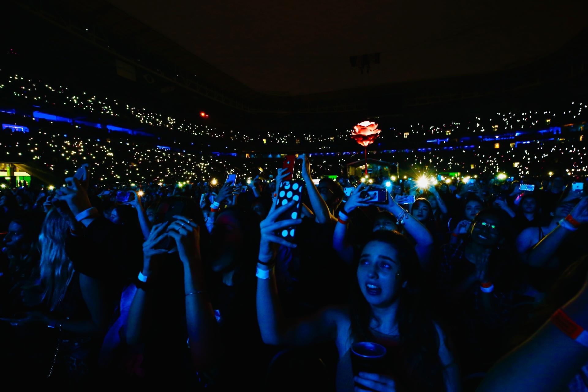 Shawn Mendes Faz Protesto Pelo Clima E Empolga Plateia Sentada Em Sp