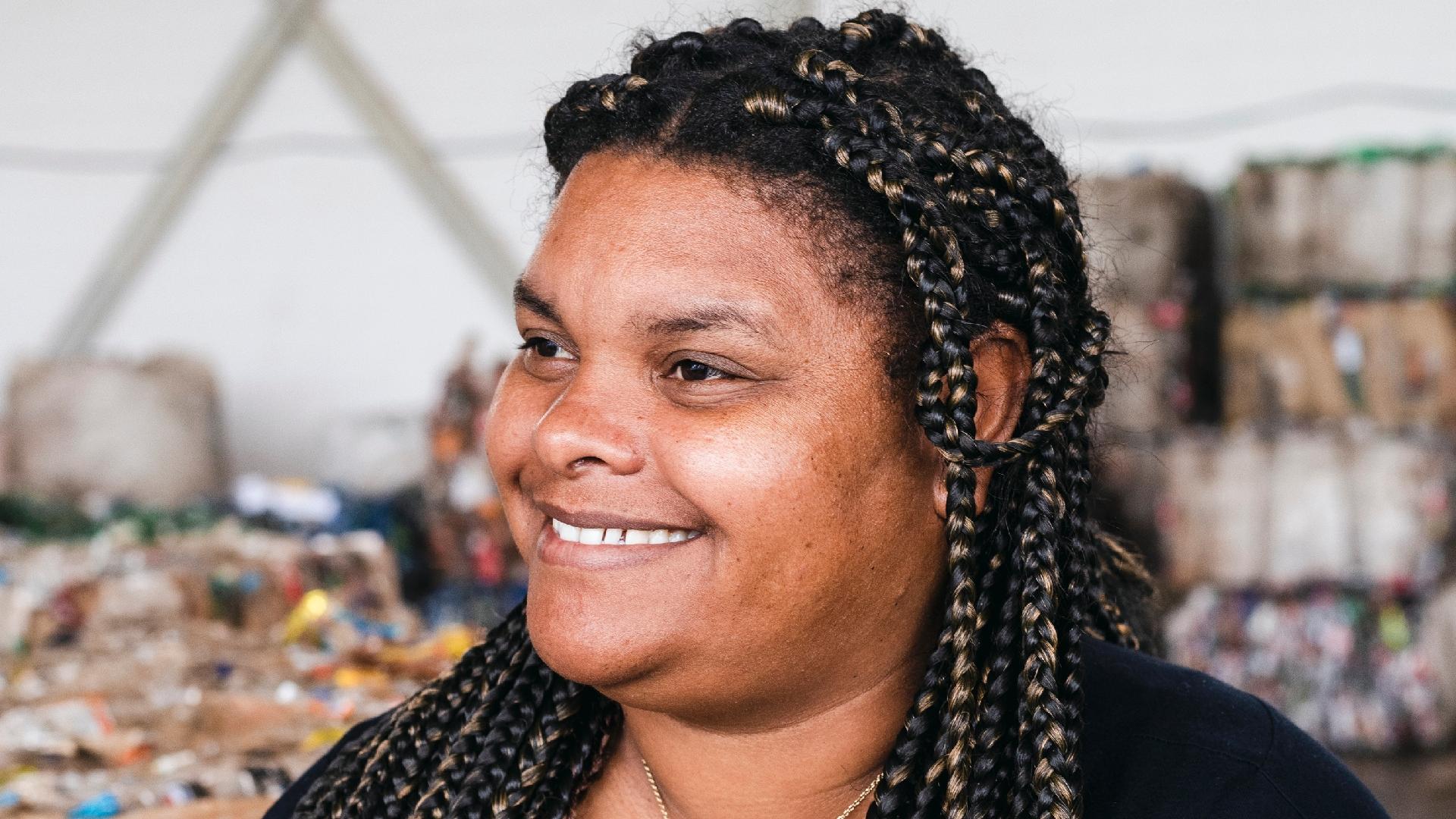 Aline Souza: 'A sociedade precisa ver o catador como um herói'
