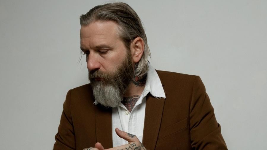 Vocalista do City and Colour relembra projeto com Pink