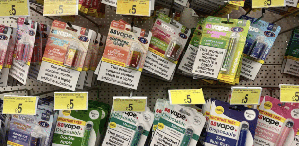 Smart vape: a nova cara do cigarro eletrônico para atrair adolescentes