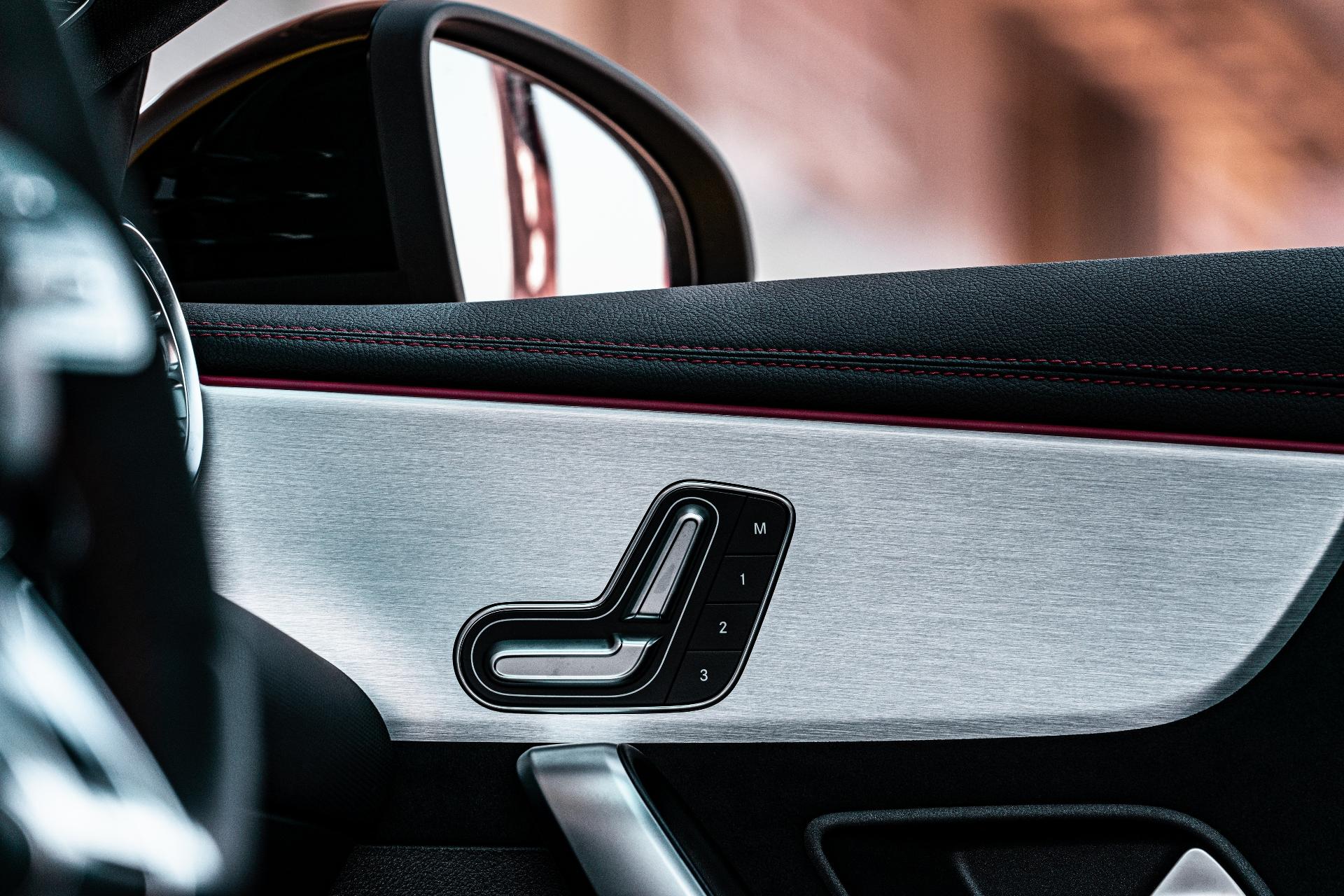 Mercedes-AMG A45 mostra porque hatches esportivos são tão legais
