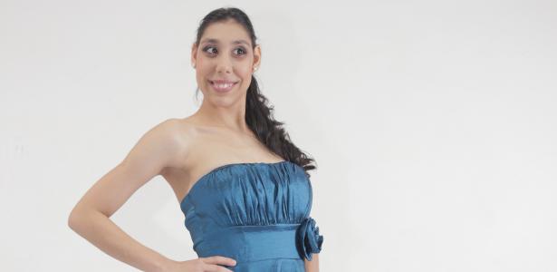 "Adoro tirar fotos, meu sonho é ser modelo", diz jovem com microcefalia ...