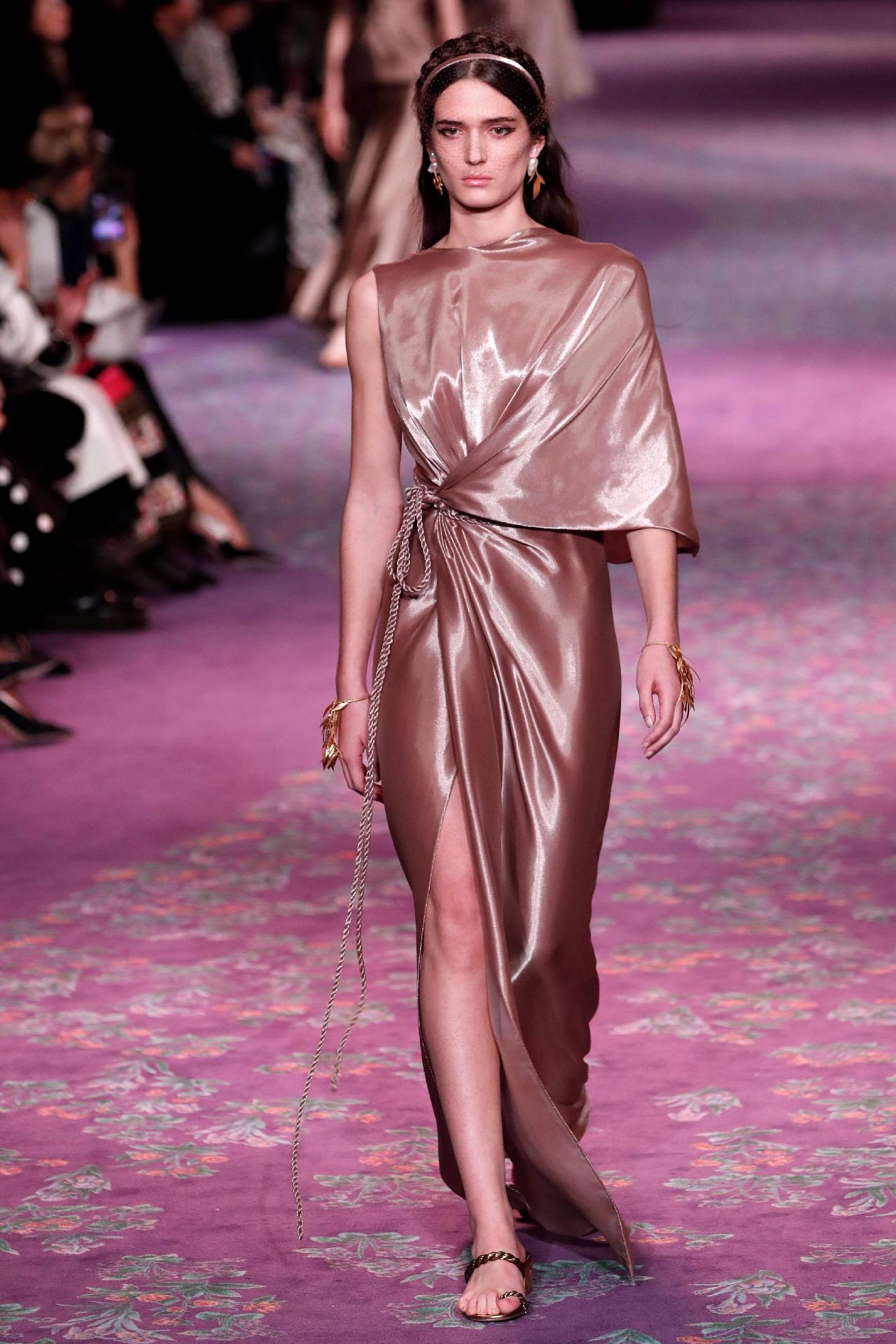 Fotos: Desfile de alta-costura primavera-verão da Dior na Paris Fashion ...