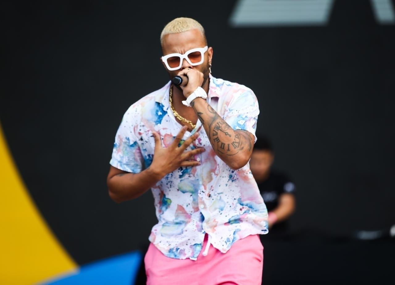 Fotos: CarnaUOL 2020: MC Zaac leva o funk ao festival - 08/02/2020 ...