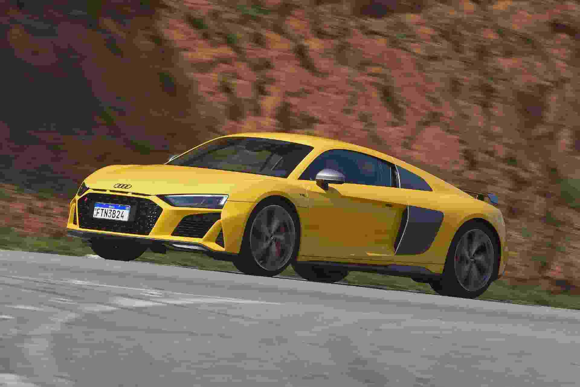Audi R8 V10: carrão de 610 cv diverte e faz dono virar celebridade