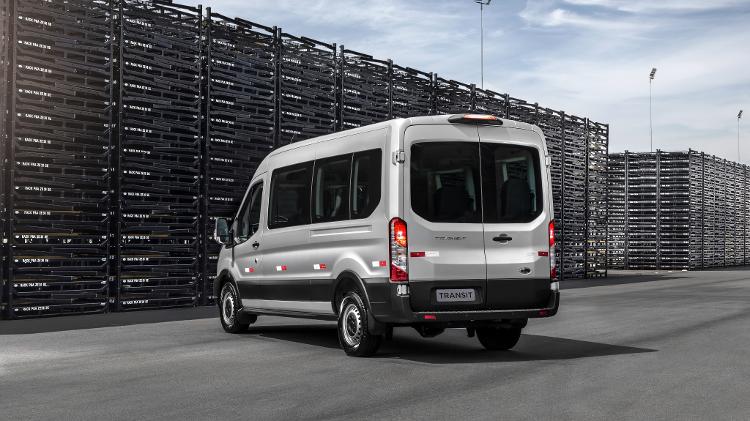 Avaliação: Ford Transit é van com conforto de carro que freia sozinha